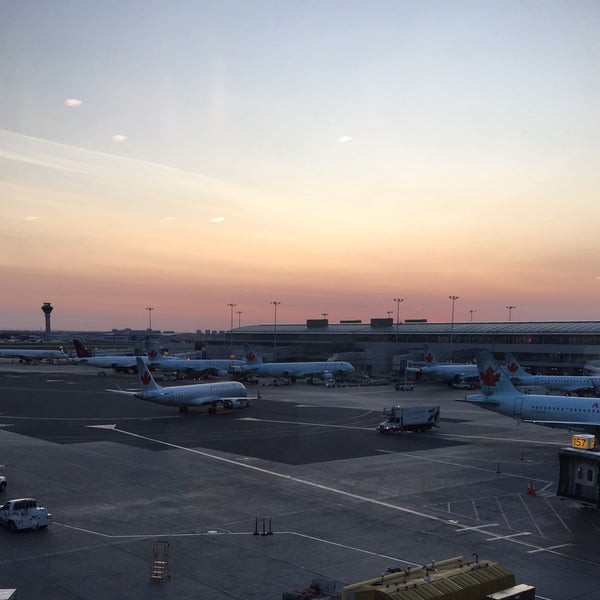 Gate E75 - Toronto Pearson International Airport - Mississauga, ON