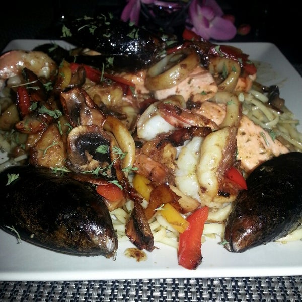 Hopi Bon Grill - Caribbean Restaurant in Oranjestad