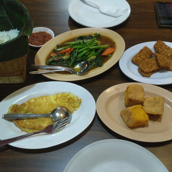 Photos at Muara Kuring - Seafood Khas Indonesia - Seafood Restaurant in ...