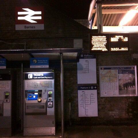 Photos at Barnes Railway Station (BNS) - Mortlake and Barnes Common ...