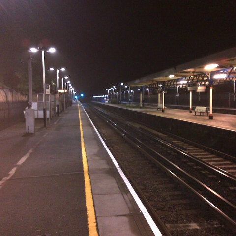 Photos at Barnes Railway Station (BNS) - Mortlake and Barnes Common ...