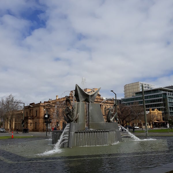 Victoria Square Fountain - Fountain