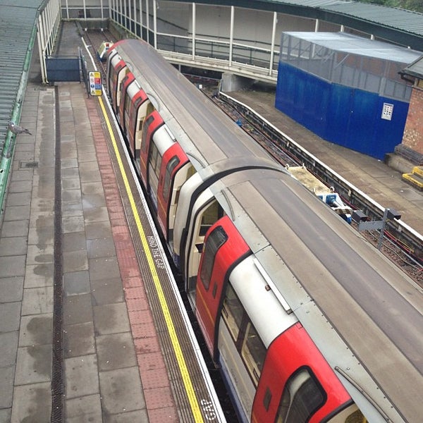Photos at High Barnet London Underground Station - 5 tips