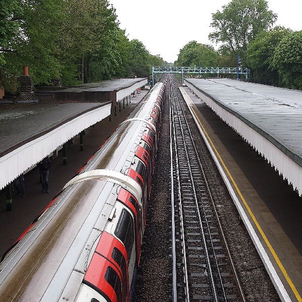 Snaresbrook London Underground Station - 4 tips from 571 visitors