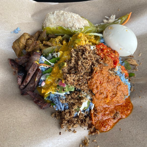 Kak Su Nasi Kerabu dan Nasi Berlauk - 3 tips from 402 visitors