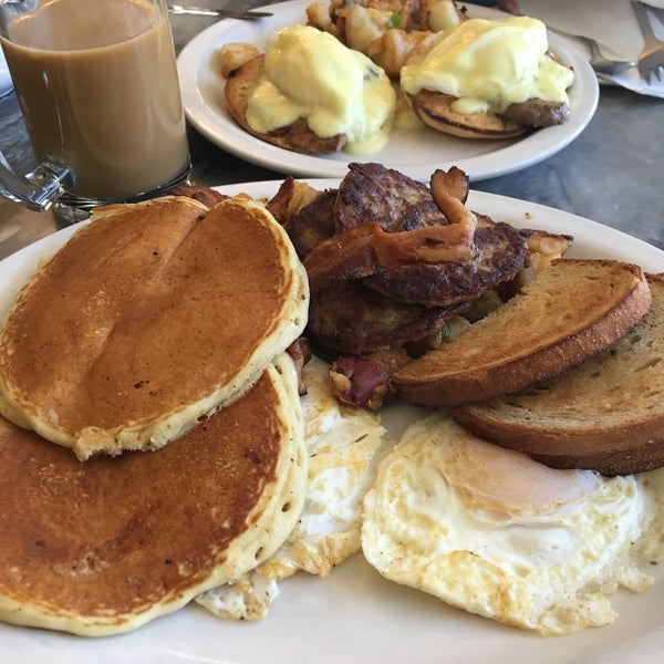 Chestnut Café & Eatery - 338 Passaic Ave