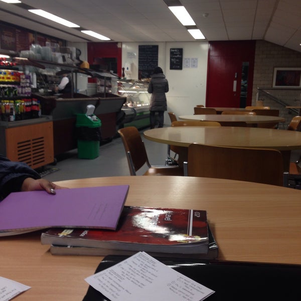 Sutton Central Library - Surrey, Surrey