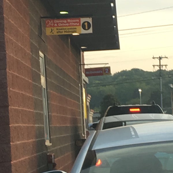 McDonald's - Fast Food Restaurant in Calhoun