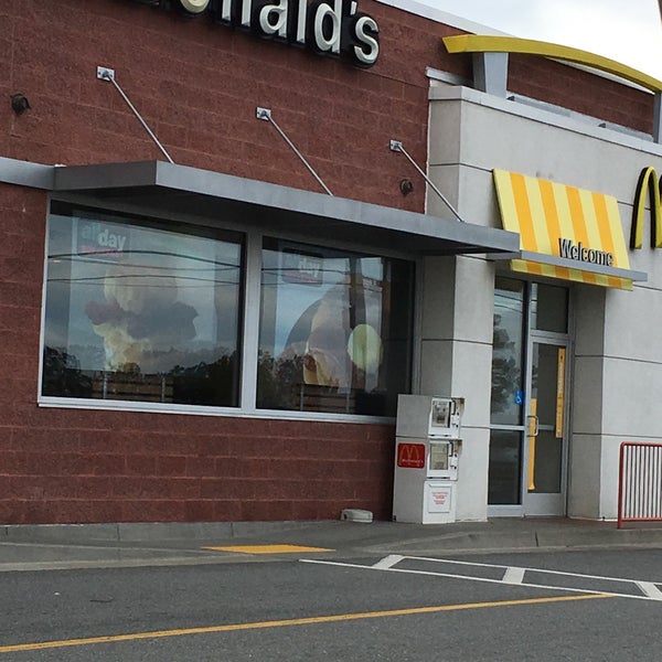 McDonald's - Fast Food Restaurant in Calhoun