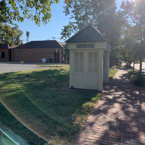 Patrick Henry Library - 101 Maple Ave E