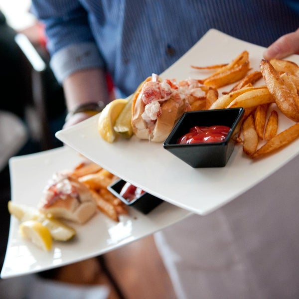 MC Perkins Cove - American Restaurant in Ogunquit