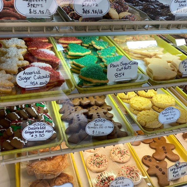 Charlie's Gourmet Pastries - Dover Shores West - 15 tips from 292 visitors