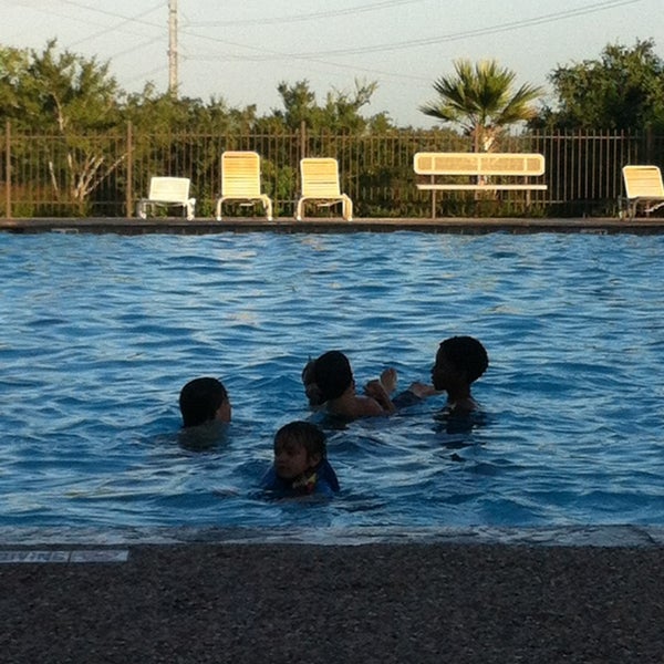 Iron Horse Pool - Swimming Pool in Helotes