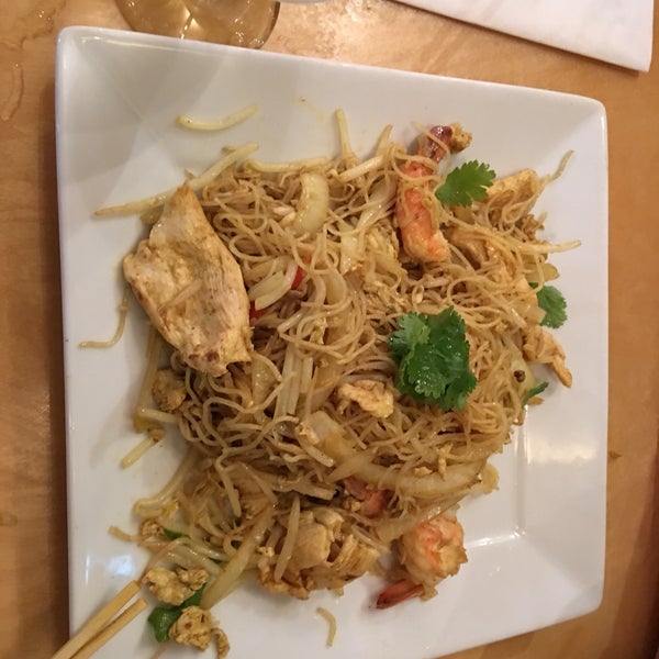 Soupebol - Asian Restaurant in Montreal