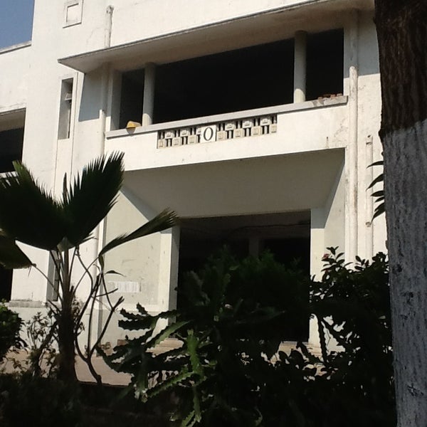 L D College Of Engineering - College Engineering Building