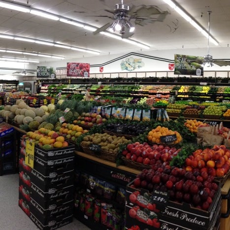 S-Mart (Now Closed) - Grocery Store in Lodi