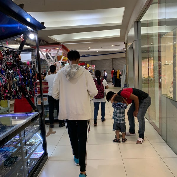 The Gateway (Shoppers' Center) - Shopping Mall