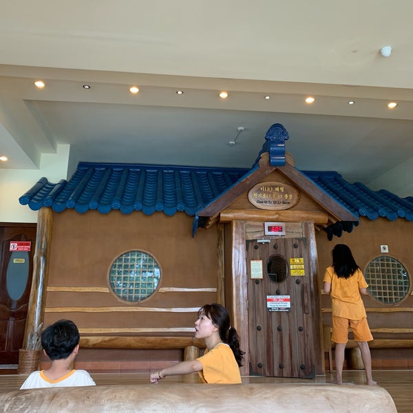 Golden Lotus Healthing Spa Land - 8 tips from 137 visitors