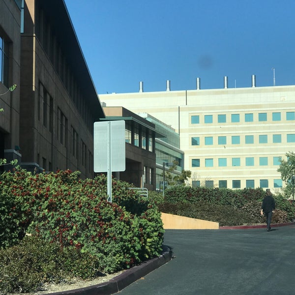 Science Library - University of California-Irvine - Irvine, CA