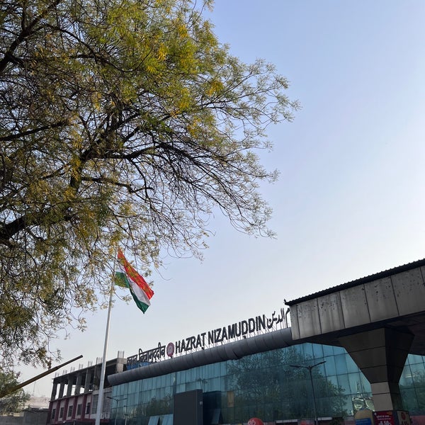 Hazrat Nizamuddin Railway Station (NZM) - New Delhi, Delhi