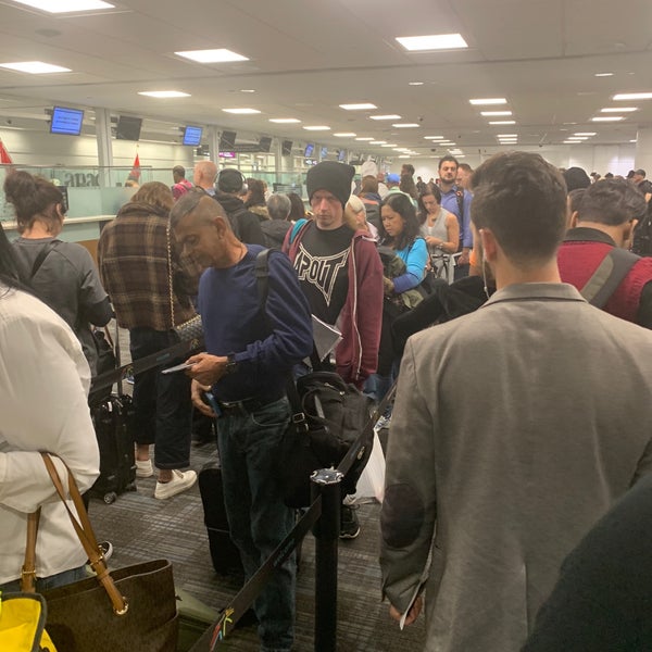 Canada Customs - Border Crossing in Toronto Pearson International Airport