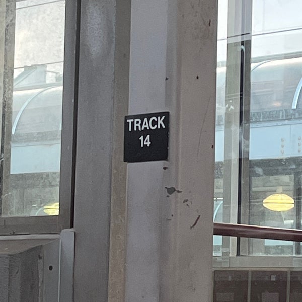 Union Station Track 14 - New Haven에서 플랫폼일
