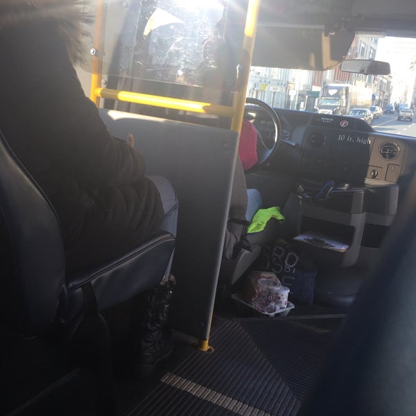 Yale Shuttle - Red Line - Downtown New Haven - 0 tips