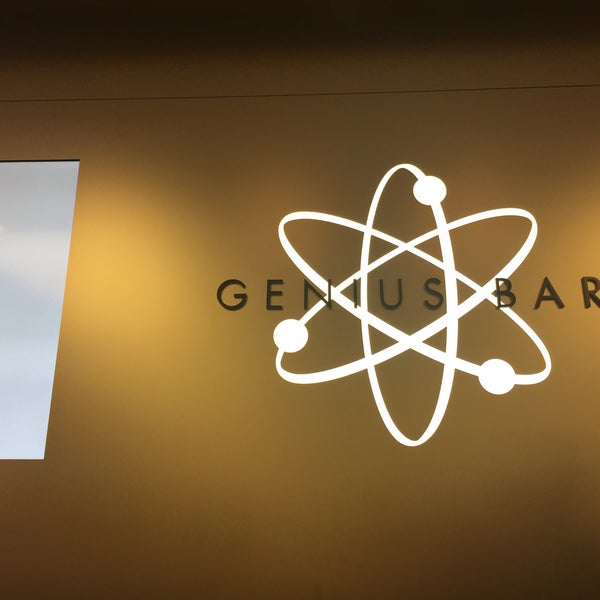 Photos at Apple Trafford Centre - Electronics Store