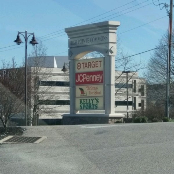 High Pointe Commons Shopping Center