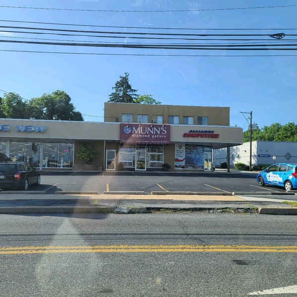 Munns Diamund Gallery - Jewelry Store in Lemoyne