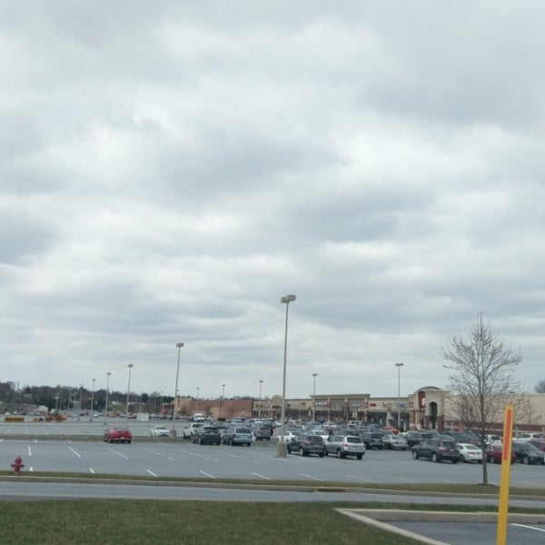 High Pointe Commons Shopping Center