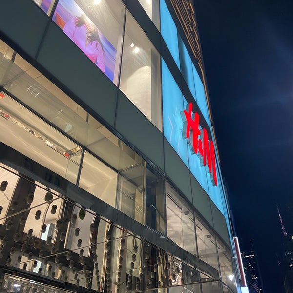 H&M - Clothing Store in New York