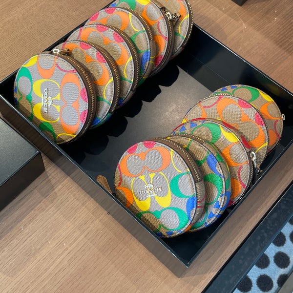 COACH Outlet - 30 tips from 3113 visitors