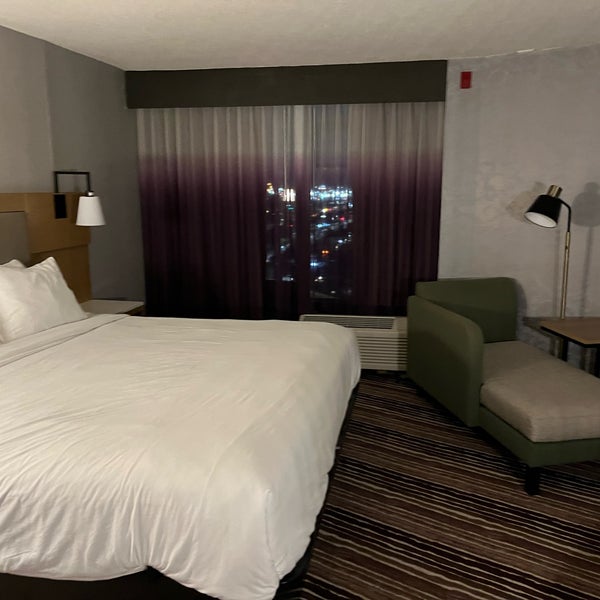 Radisson Hotel Philadelphia - South Philadelphia - 2033 Penrose Ave