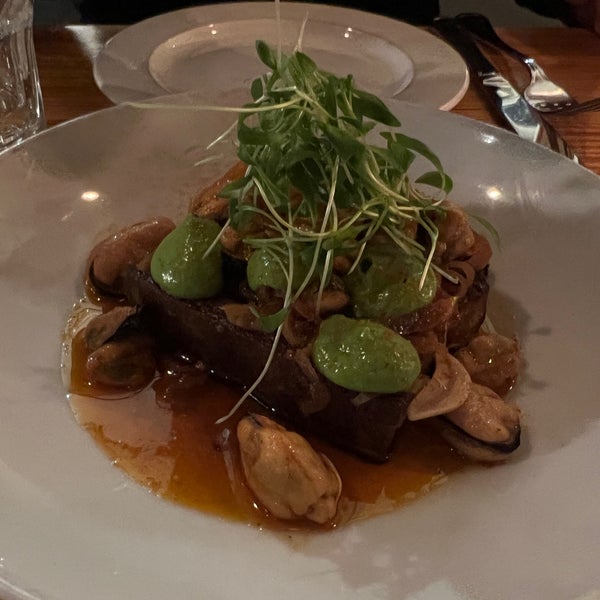 Manolin - Fremont - 3621 Stone Way N