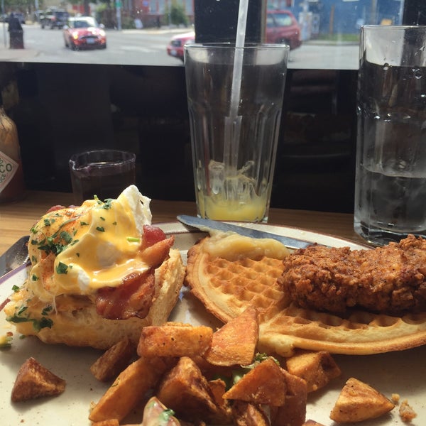 Fat's Chicken & Waffles - Fried Chicken Joint in Seattle