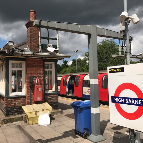 Photos at High Barnet London Underground Station - 5 tips