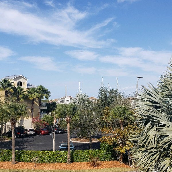 Little Harbor Marina - Boat or Ferry