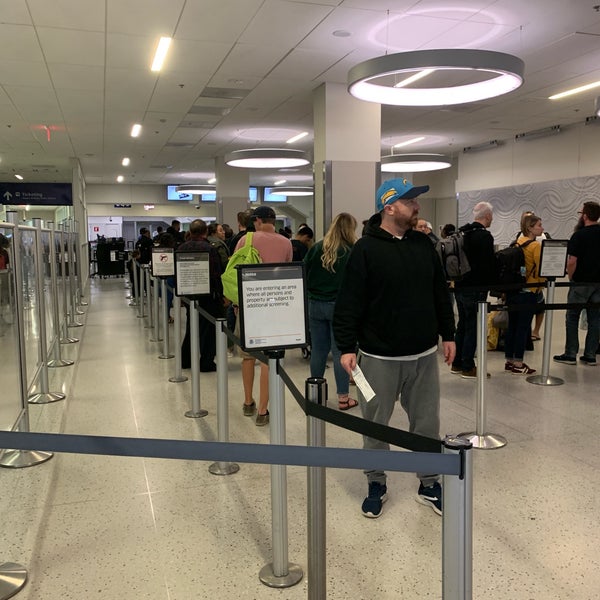 Spirit Airlines Ticket Counter - Terminal E