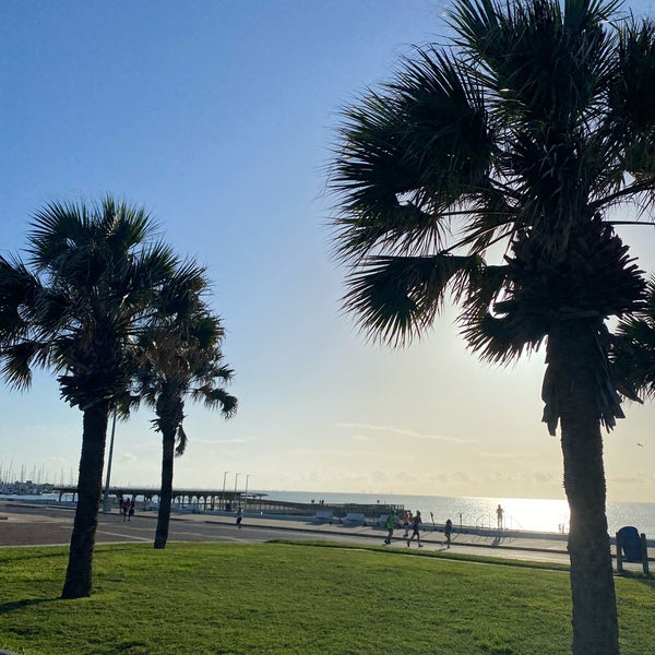 Corpus Christi Bayfront/Seawall - Beach in Downtown Corpus Christi