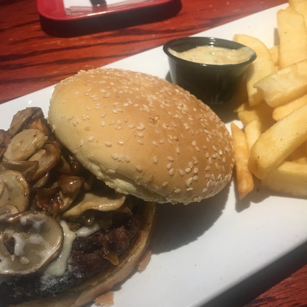 Red Robin Gourmet Burgers and Brews (Now Closed) - Oliver - Edmonton, AB