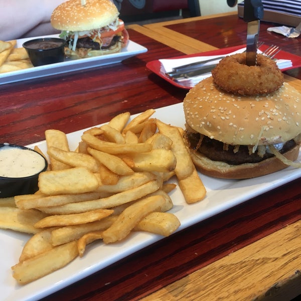 Red Robin Gourmet Burgers and Brews (Now Closed) - Oliver - Edmonton, AB