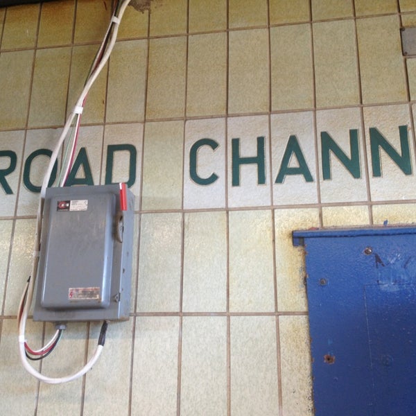 MTA Subway - Broad Channel (A/S) - Metro Station in Broad Channel