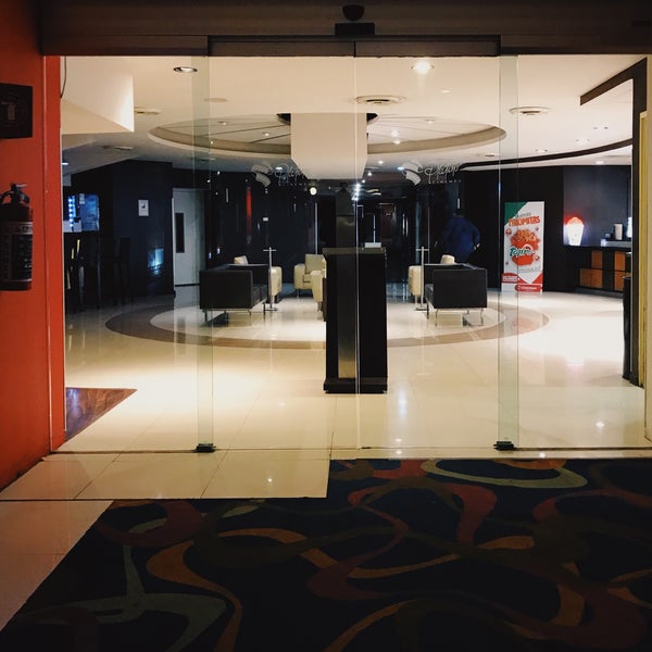 Cinemex Platino - Movie Theater