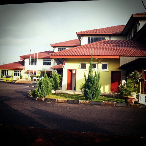 Pejabat Pendidikan Daerah Rompin - Government Building in Kuala Rompin
