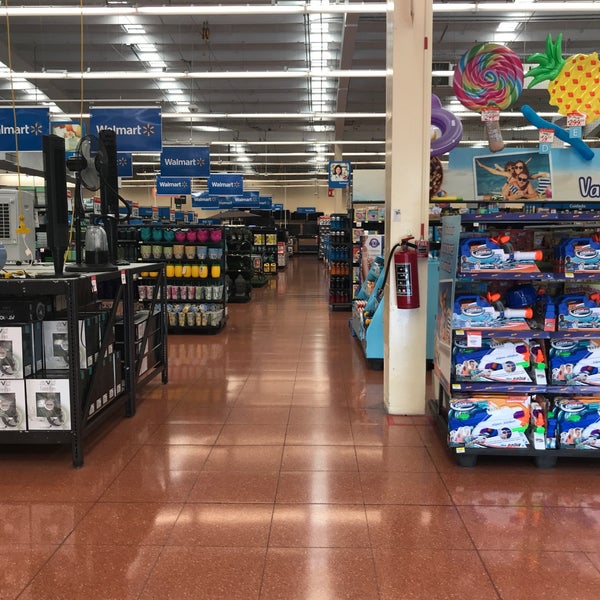Photos at Walmart - Jardines Del Pedregal - 82 tips from 8107 visitors