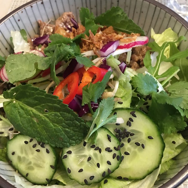 Twisted Street Kitchen - Asian Restaurant in Etu-Töölö