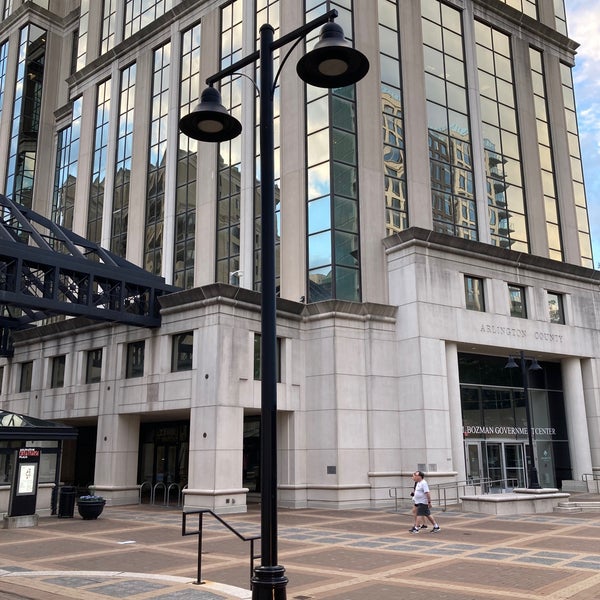 Courthouse Plaza - Clarendon - Courthouse - Arlington, VA