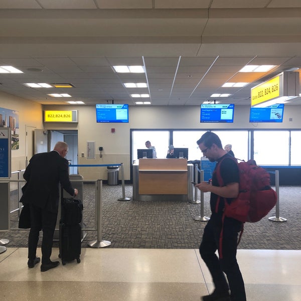 Gate B22 - Airport Gate