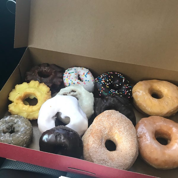 Top Pot Doughnuts - 8611 Hillcrest Avenue
